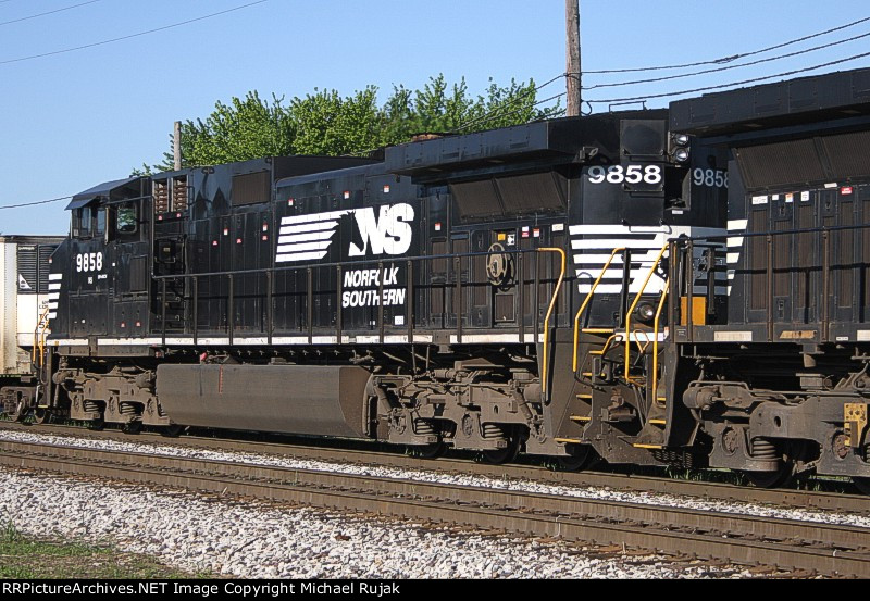 NS 9858